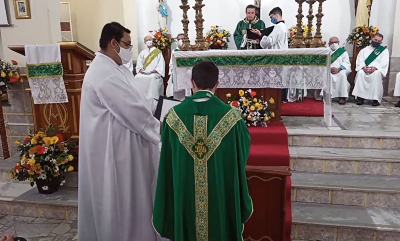 Mais quatro paróquias da Arquidiocese JF recebem novos padres ...