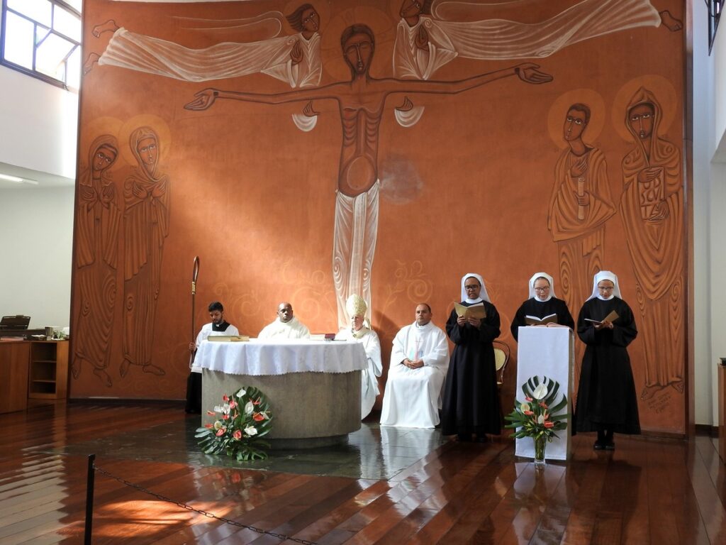 No Dia de São Bento, Dom Gil preside Eucaristia no Mosteiro Santa Cruz ...